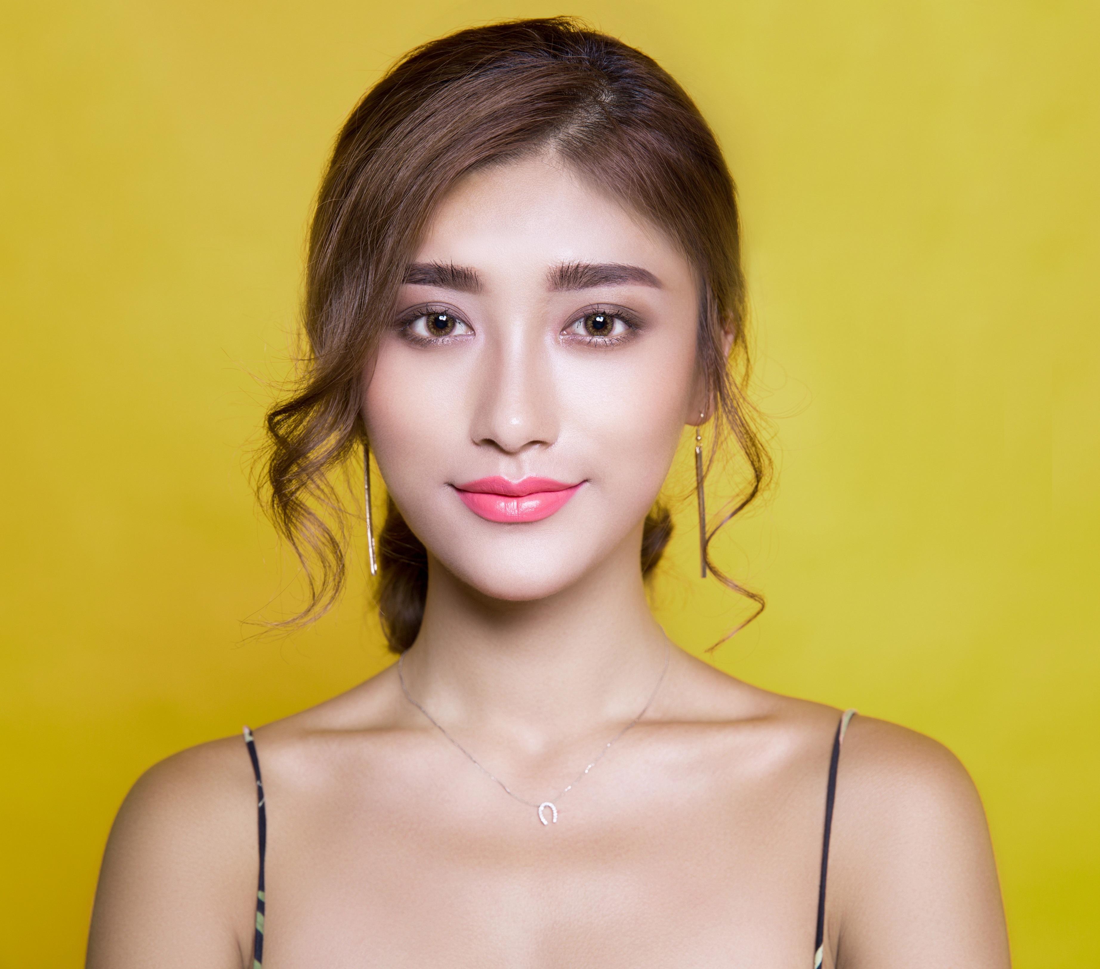attractive-beautiful-beauty-415829 - Beauty Bloggers